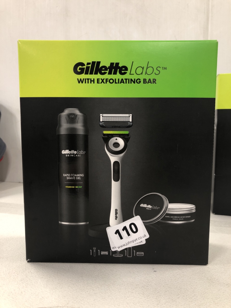 John Pye Auctions - 2 X GILLETTE LABS GIFT SETS WITH EXFOLIATING BAR
