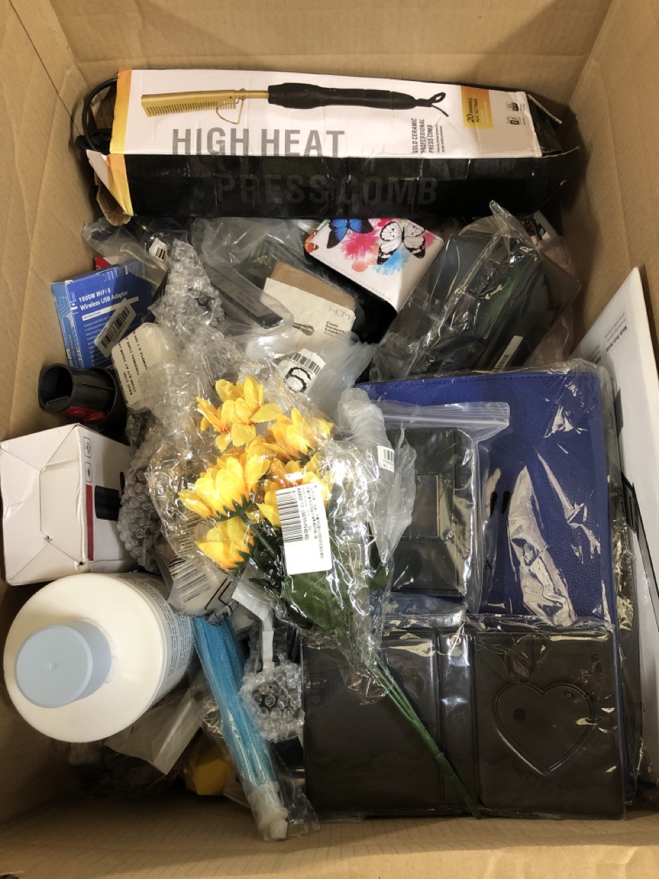 John Pye Auctions - BOX OF ASSORTED ITEMS TO INCLUDE HIGH HEAT PRESS COMB