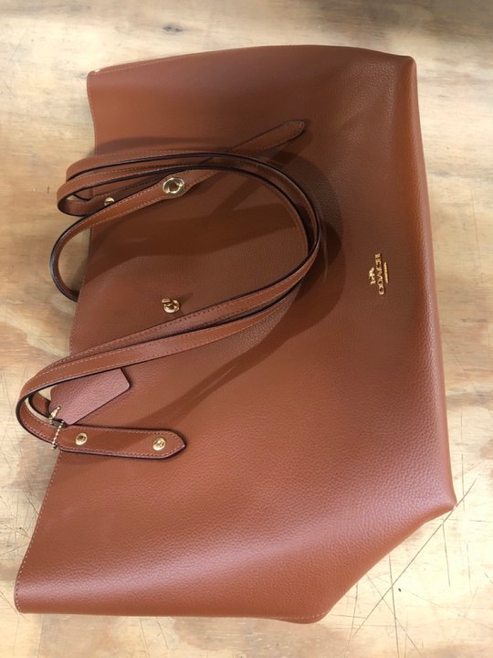 John Pye Auctions - COACH MARKET LEATHER TOTE BAG IN BROWN RRP £206 ...