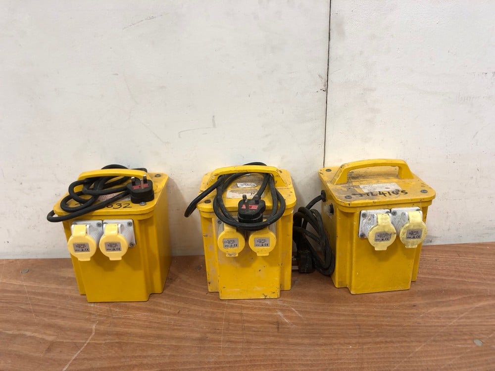 John Pye Auctions - 3 X 110 POWER TOOL DUAL SOCKET TRANSFORMERS