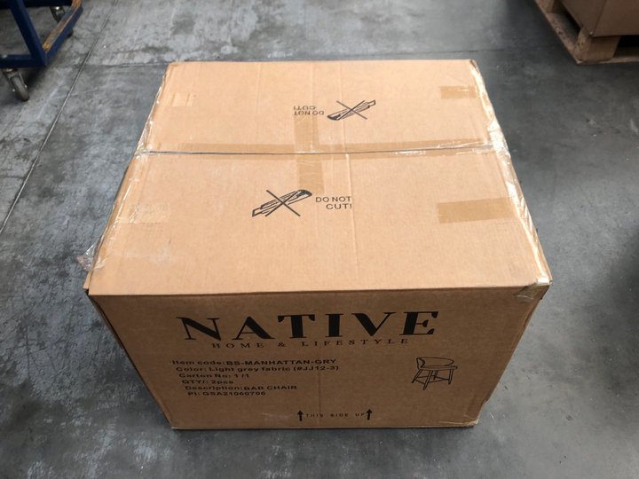 John Pye Auctions - PAIR OF MANHATTAN KITCHEN BAR STOOLS IN GREY LINEN ...