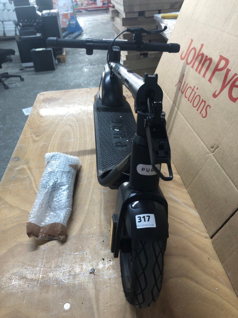 John Pye Auctions - PURE AIR 3 PRO ELECTRIC SCOOTER