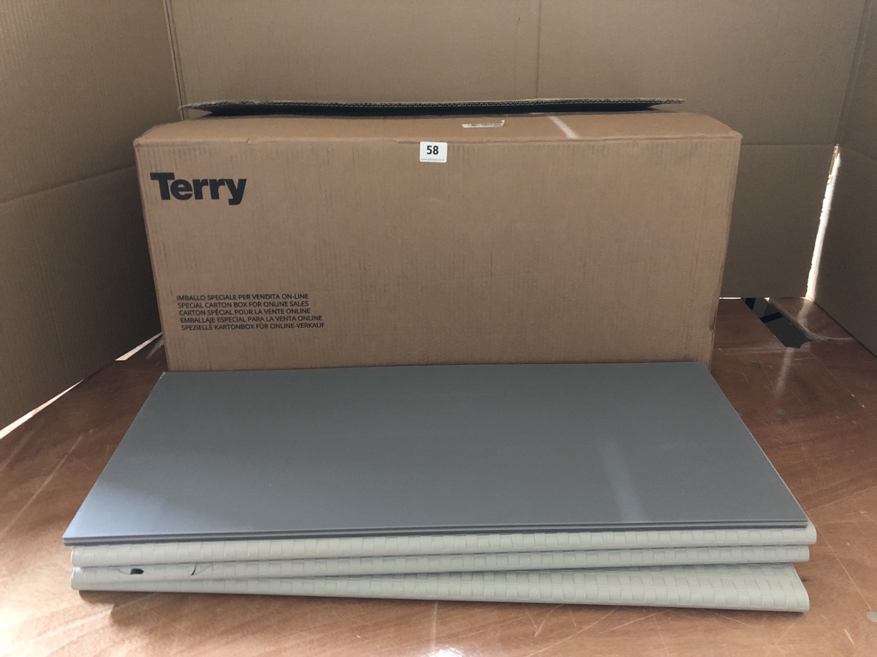 John Pye Auctions - TERRY STORAGE BOX