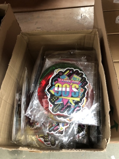 John Pye Auctions - 29 X WUKOU 32 PIECES 90S HANGING SWIRLS SET, 90S ...