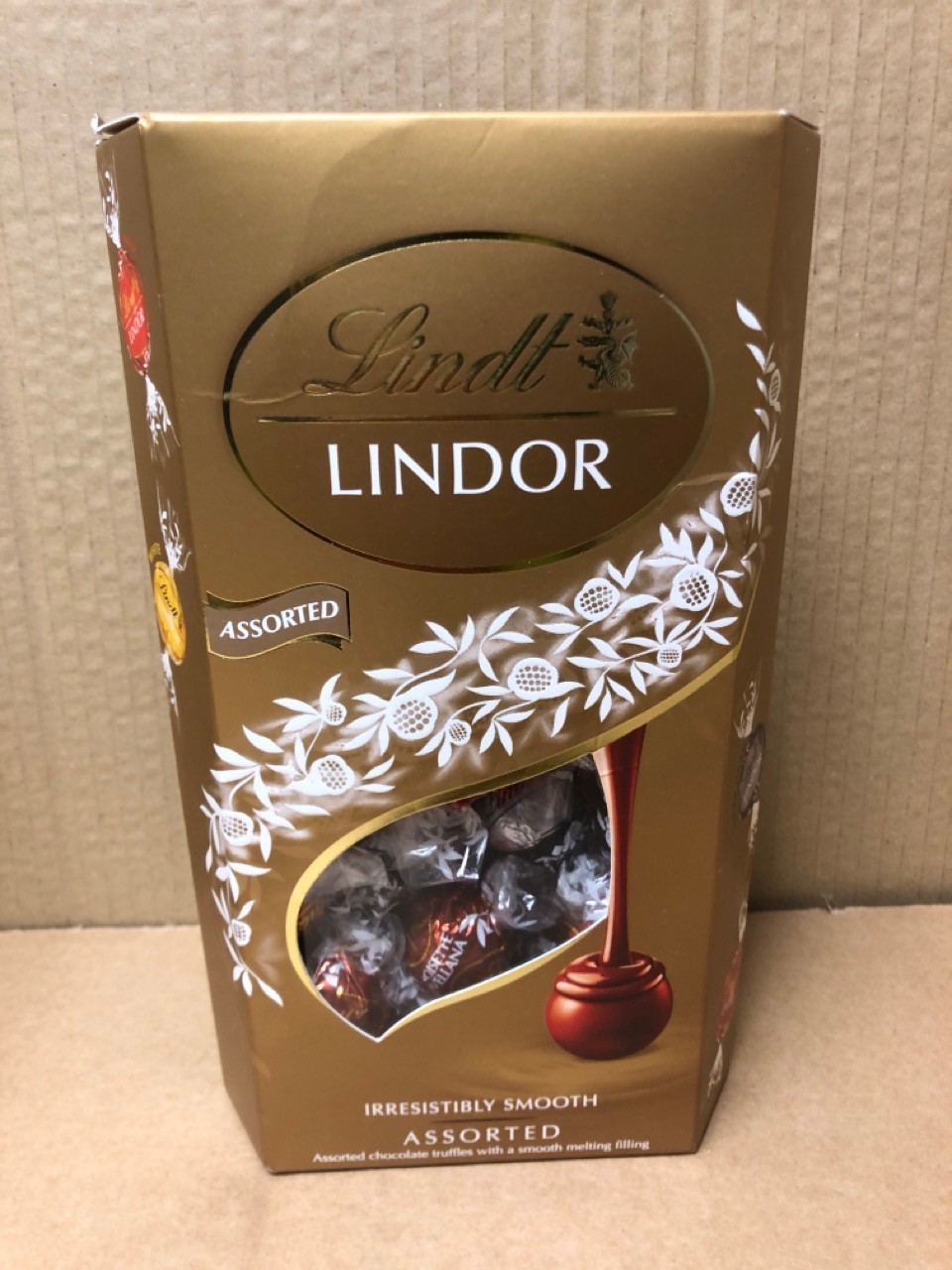 John Pye Auctions - QTY OF ASSORTED CHOCOLATE TO INCLUDE LINDT LINDOR ...