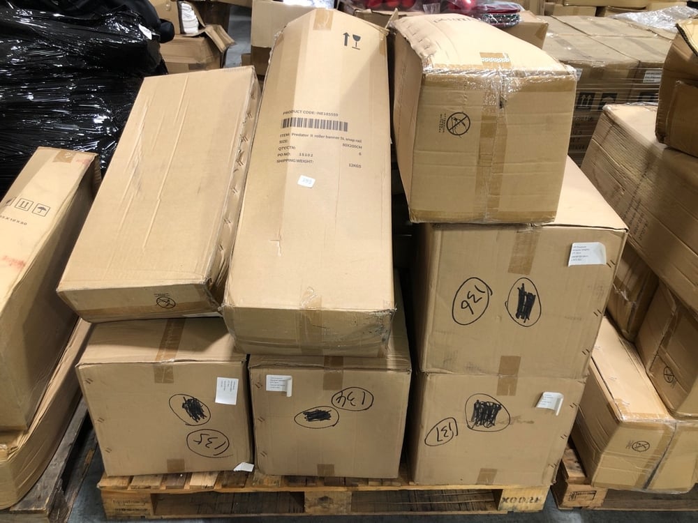 John Pye Auctions - PALLET OF ASSORTED ITEMS TO INCLUDE PREDATOR 2 ...