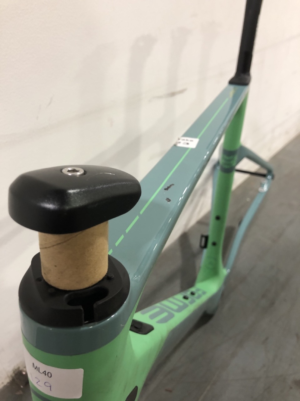 John Pye Auctions - 1X FORME FLASH PRO BIKE FRAME IN MINT GREEN RRP £400
