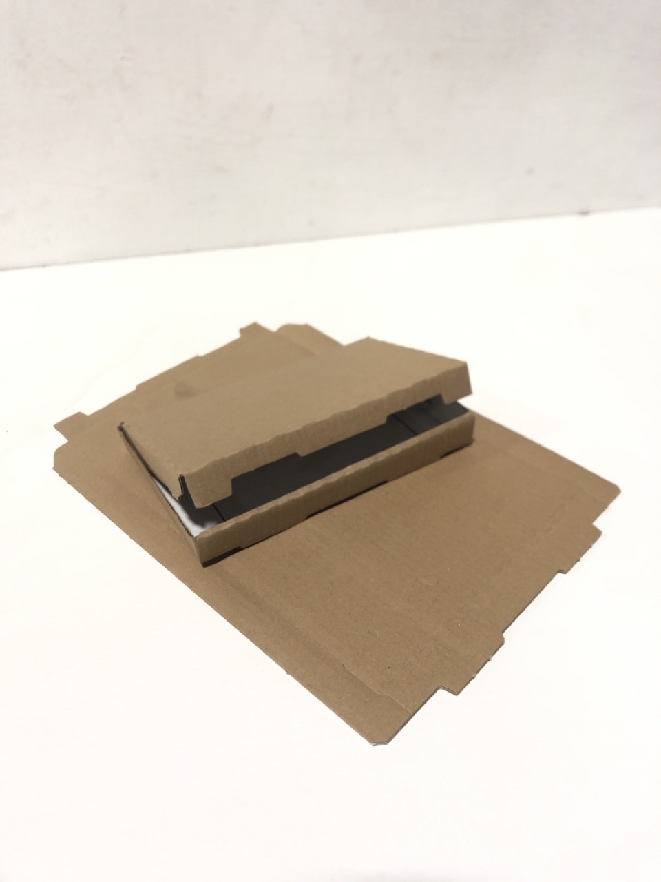 John Pye Auctions - 1 X Pallet of Cardboard reversible pillow boxes ...