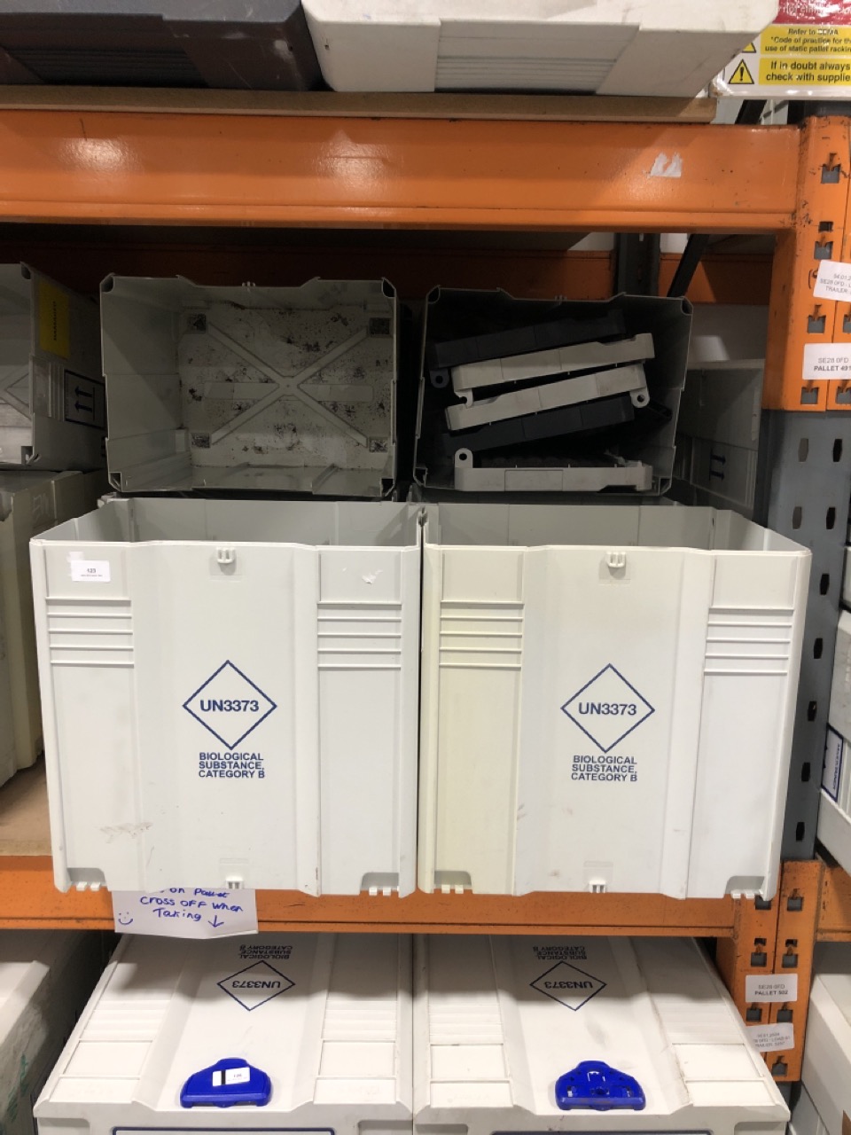 John Pye Auctions - 12X MedDXTAINER Plastic Transport Container. Made ...