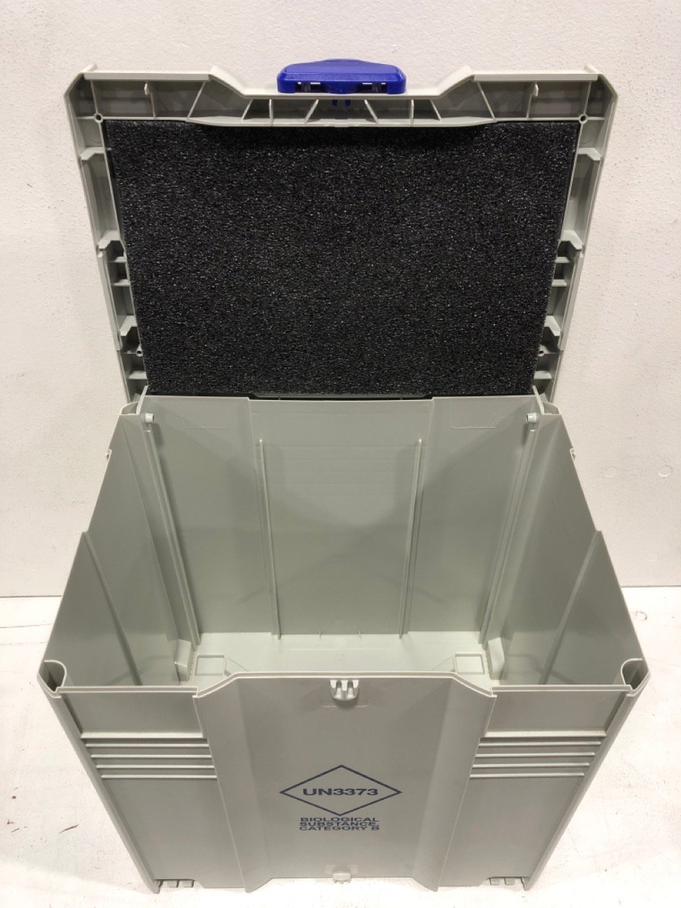 John Pye Auctions - 10X MedDXTAINER Plastic Transport Container. Made ...