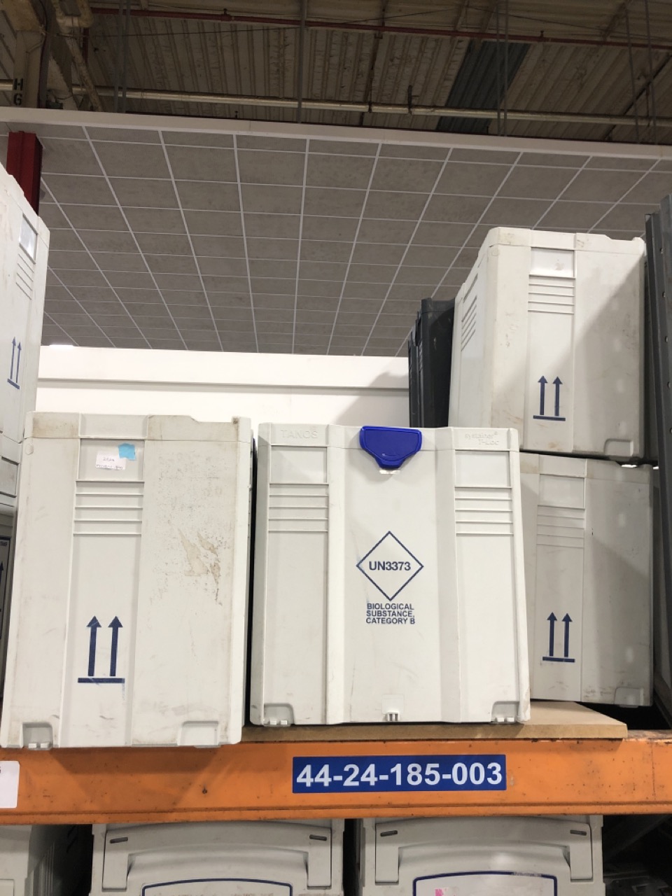 John Pye Auctions - 10X MedDXTAINER Plastic Transport Container. Made ...