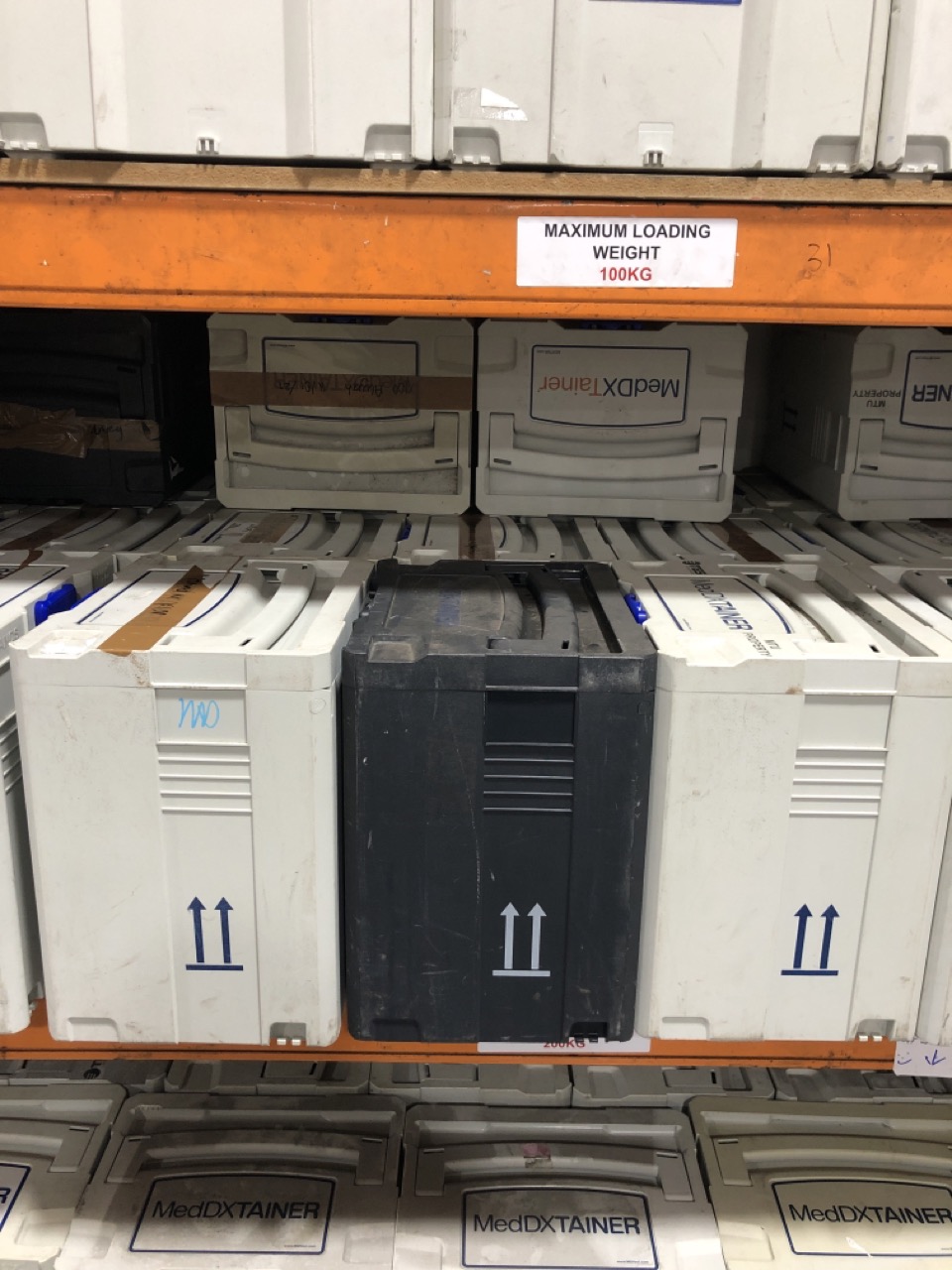 John Pye Auctions - 11X MedDXTAINER Plastic Transport Container. Made ...