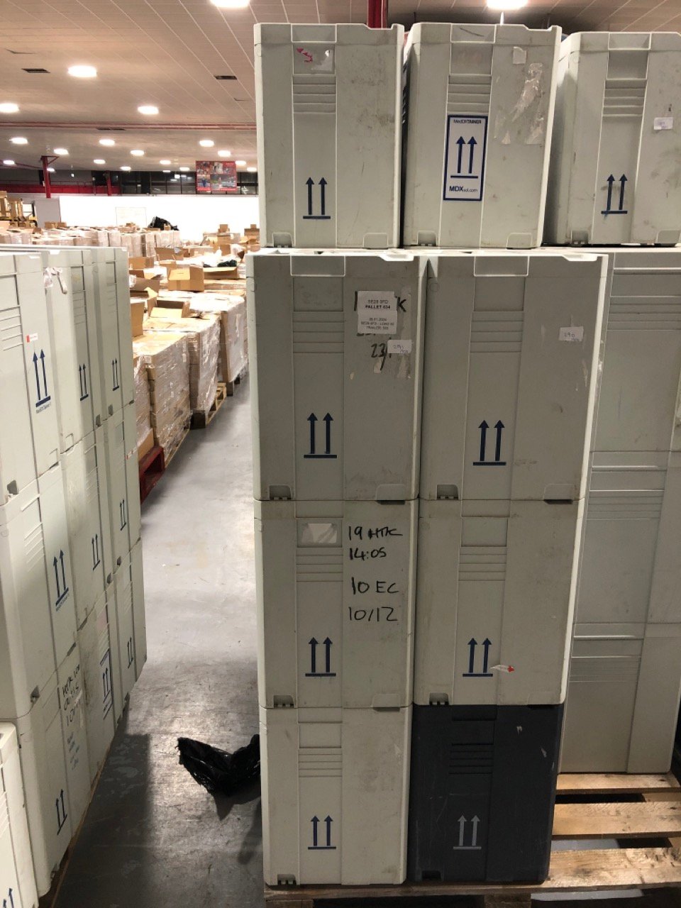 John Pye Auctions - 10X MedDXTAINER Plastic Transport Container. Made ...