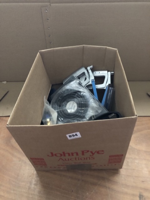 John Pye Auctions - BOX OF ITEMS INC 12" HACKSAW (18+ ID REQUIRED)