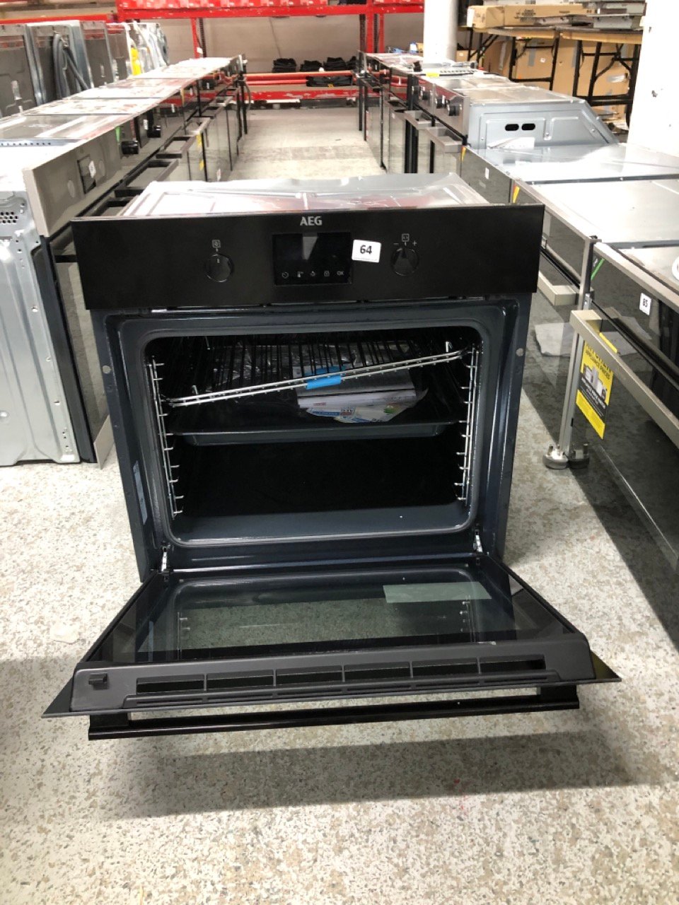 John Pye Auctions - AEG BUILT-IN SINGLE OVEN MODEL: BEB335061B