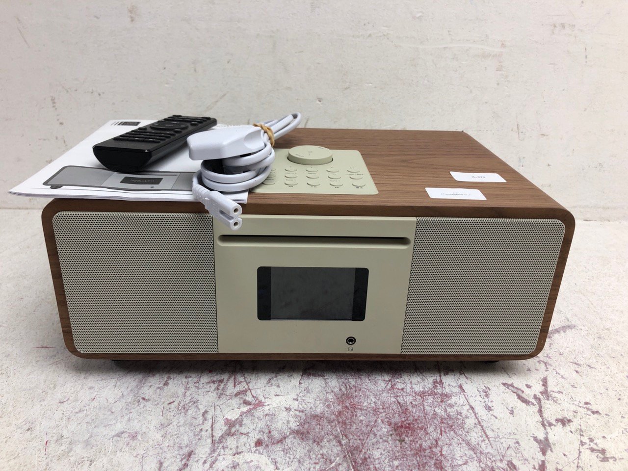 John Pye Auctions - 1X DIGITAL RETRO HI-FI MUSIC SYSTEM RRP £160