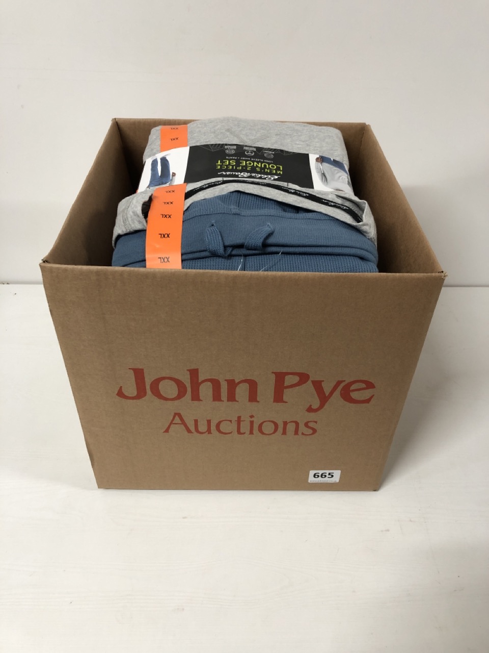 John Pye Auctions - BOX OF ASSORTED CLOTHING ITEMS