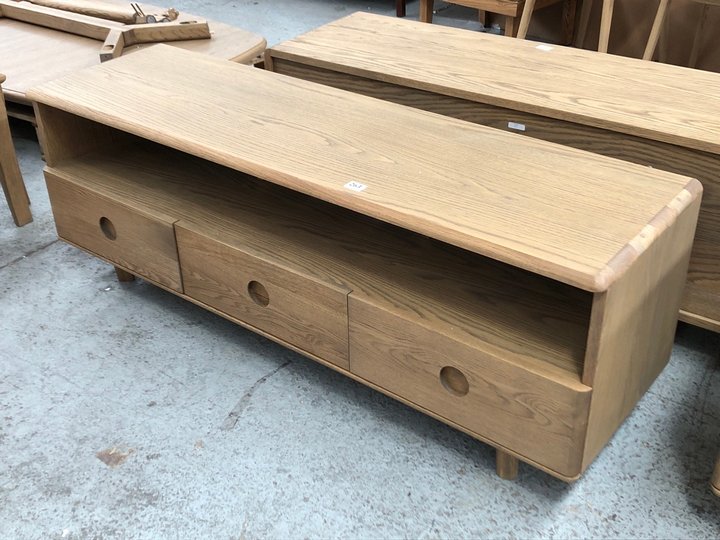 John Pye Auctions - HOLCOT MEDIA UNIT WITH 3 DRAWER IN OAK RRP £499 ...