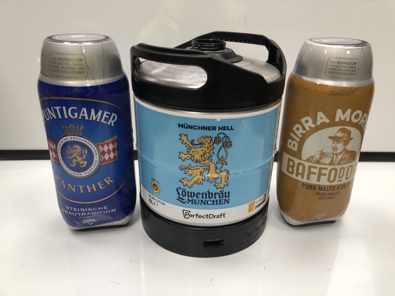 John Pye Auctions - TOTE OF ASSORTED LAGERS AND ALES TO INCLUDE ...