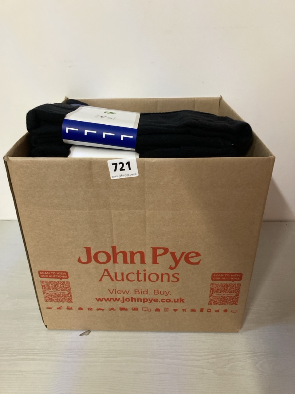 John Pye Auctions - BOX OF ASSORTED CLOTHING IN VARIOUS SIZES & DESIGNS
