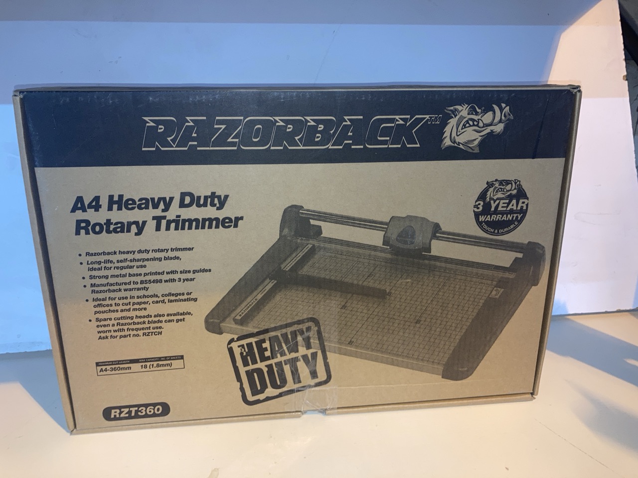 John Pye Auctions - RAZORBACK A4 HEAVY DUTY ROTARY TRIMMER