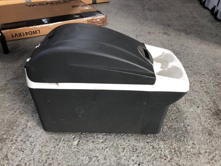 John Pye Auctions - 6 X IN-CAR ELECTRIC COOL BOXES 8L 12V IN GREY ...