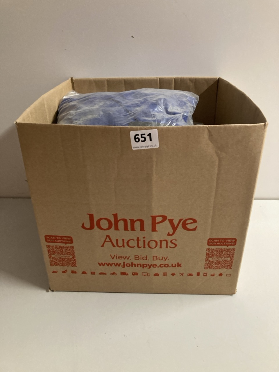 John Pye Auctions - BOX OF ASSORTED PREMIUM CLOTHING IN VARIOUS SIZES ...