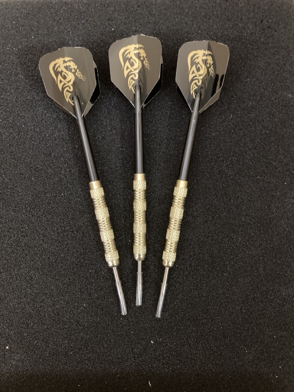 John Pye Auctions - CAVALIER 16G BLACK AND GOLD PROFESSIONAL DARTS