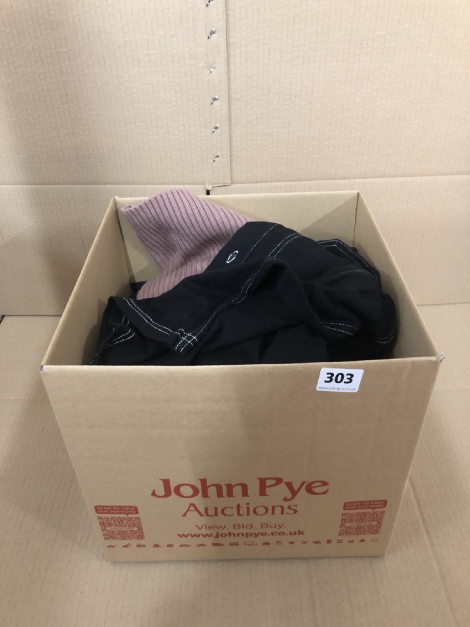 John Pye Auctions - BOX OF PREMIUM DESIGNER CLOTHING IN VARIOUS SIZES ...