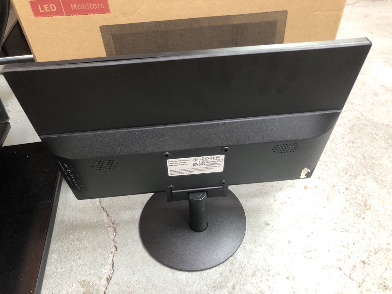 John Pye Auctions - THINLERAIN 16" MONITOR MODEL HD-154 (WITH STAND, NO ...