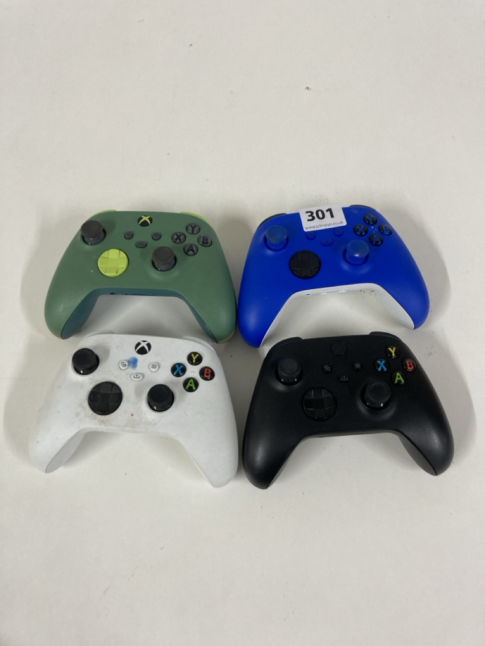 John Pye Auctions - 4 X MICROSOFT XBOX WIRELESS CONTROLLERS