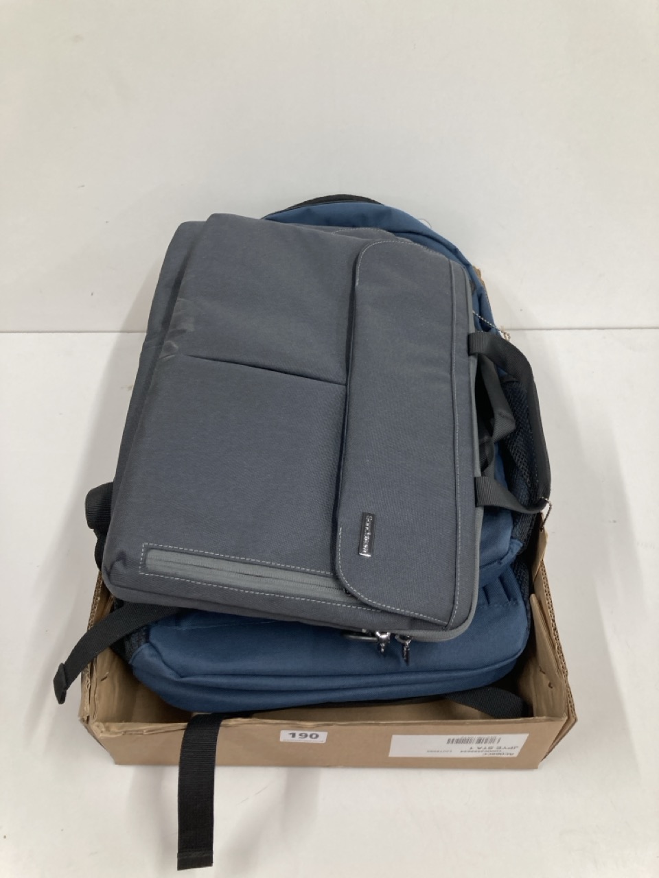 John Pye Auctions - A BOX OF ASSORTED LAPTOP BAGS TO INCLUDE TARGUS