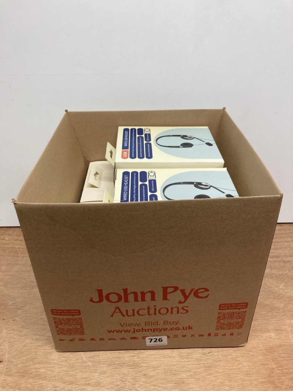 John Pye Auctions - BOX OF ITEMS INC WIRED USB HEADSET