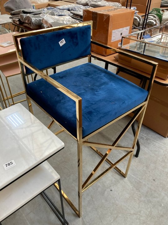 John Pye Auctions - MODERN CONTEMPORARY STYLE BAR STOOL IN PLUSH DEEP ...