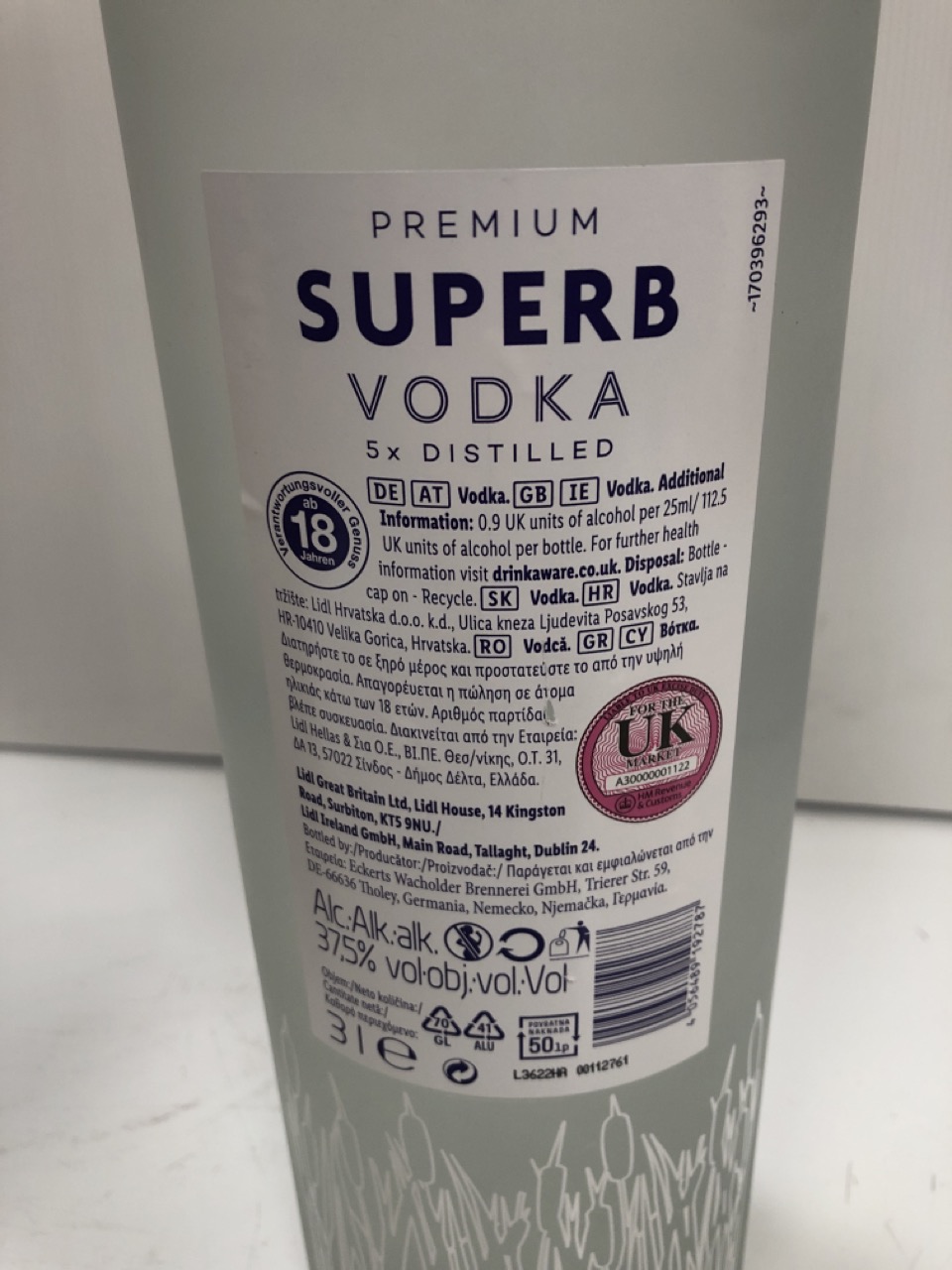 John Pye Auctions - SUPERB MAGNUM VODKA 3L ABV 37.5% (PLEASE NOTE: 18 ...