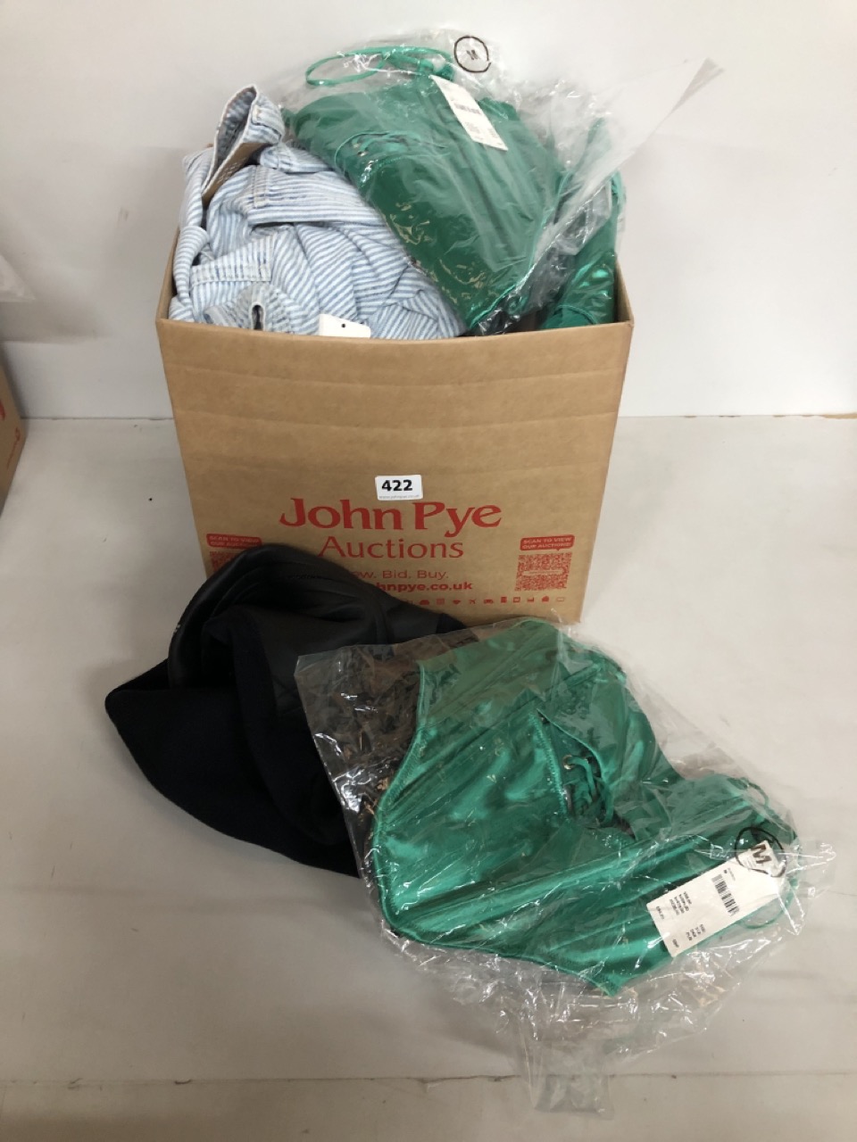 John Pye Auctions - BOX OF WOMEN'S CLOTHES