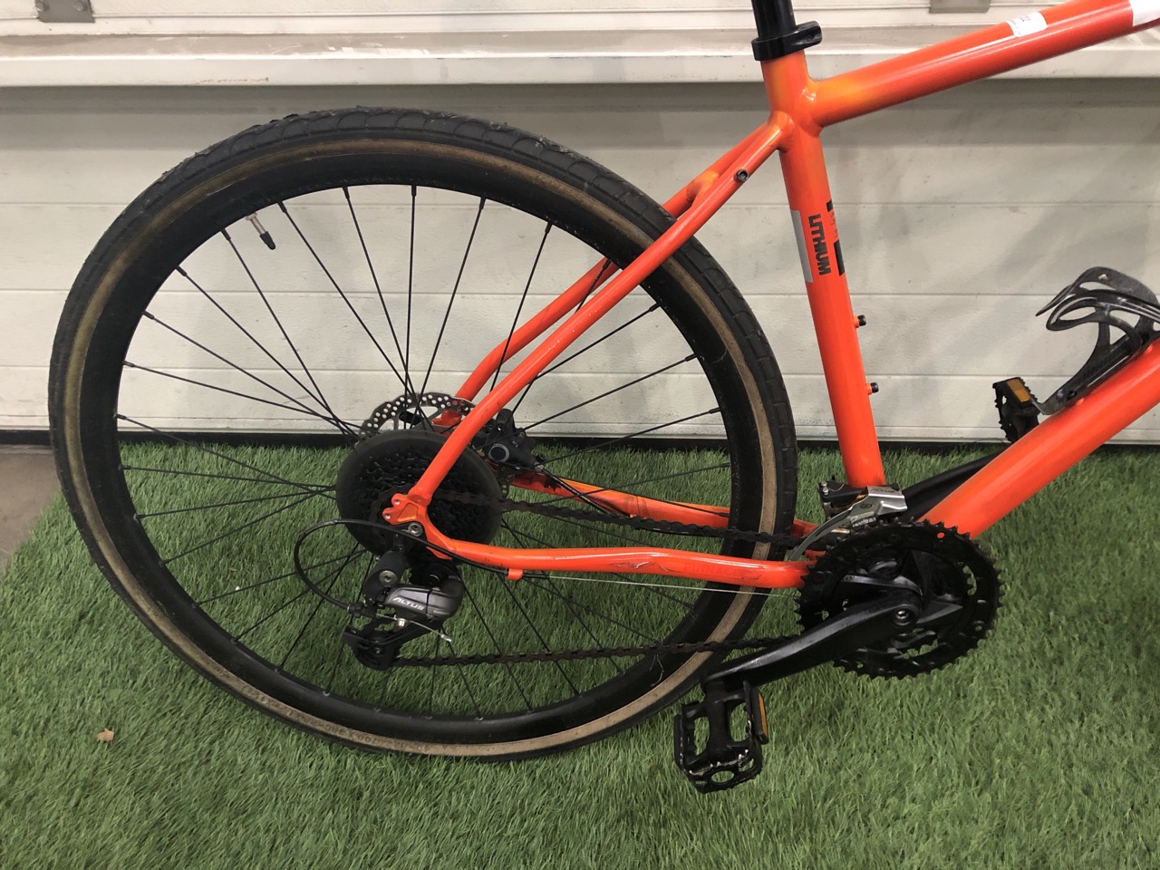 John Pye Auctions - PINNACLE LITHIUM MOUNTAIN BIKE WITH SHIMANO SHIFT ...