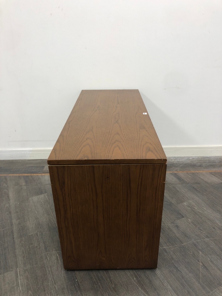 John Pye Auctions - MARENA CRAFTED SOLID OAK AND OAK VENEER TEXTURED ...