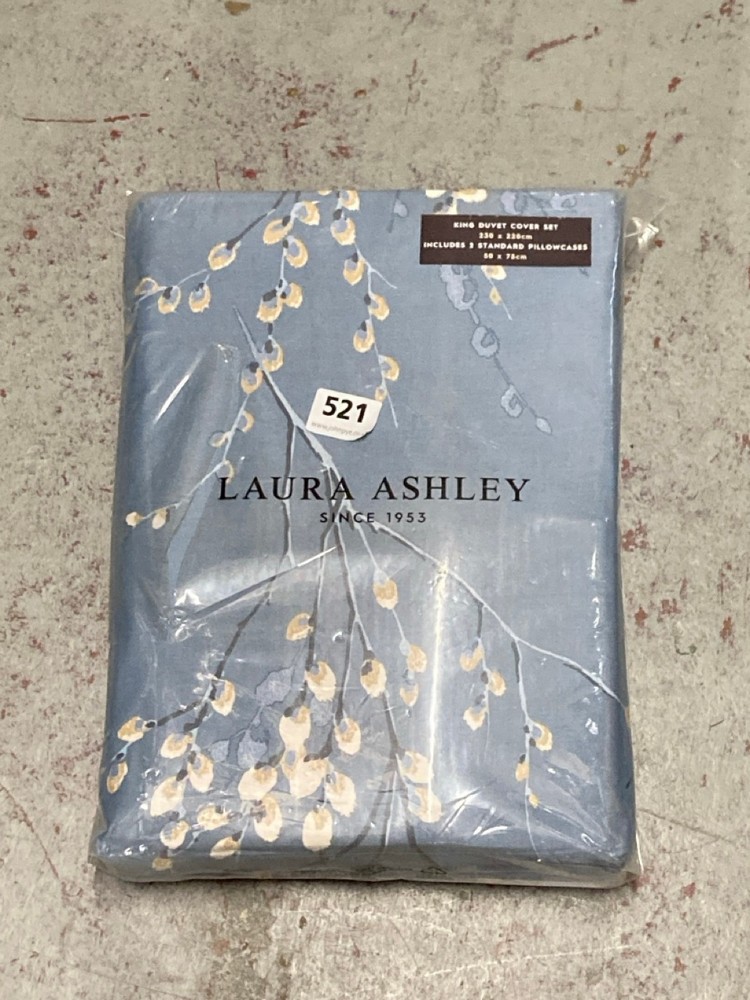 John Pye Auctions - LAURA ASHLEY KING DUVET COVER SET - DARK SEASPRAY ...