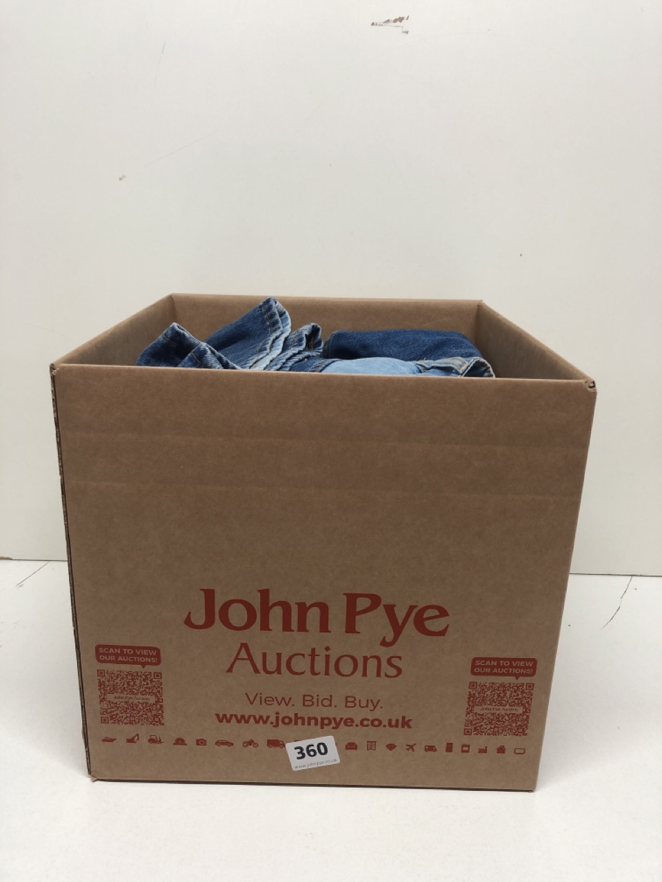 John Pye Auctions - BOX OF ASSORTED CLOTHING ITEMS (ALL SIZES AND DESIGNS)