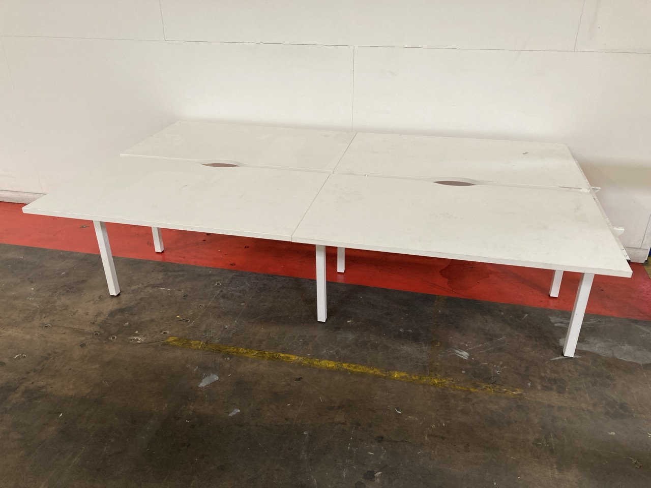 John Pye Auctions - LARGE MODULAR OFFICE DESKS IN WHITE TO INCUDE 2 X ...