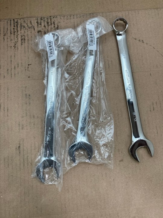 John Pye Auctions - 18 X SPARE COMBINATION SPANNERS 13/16": LOCATION - D10