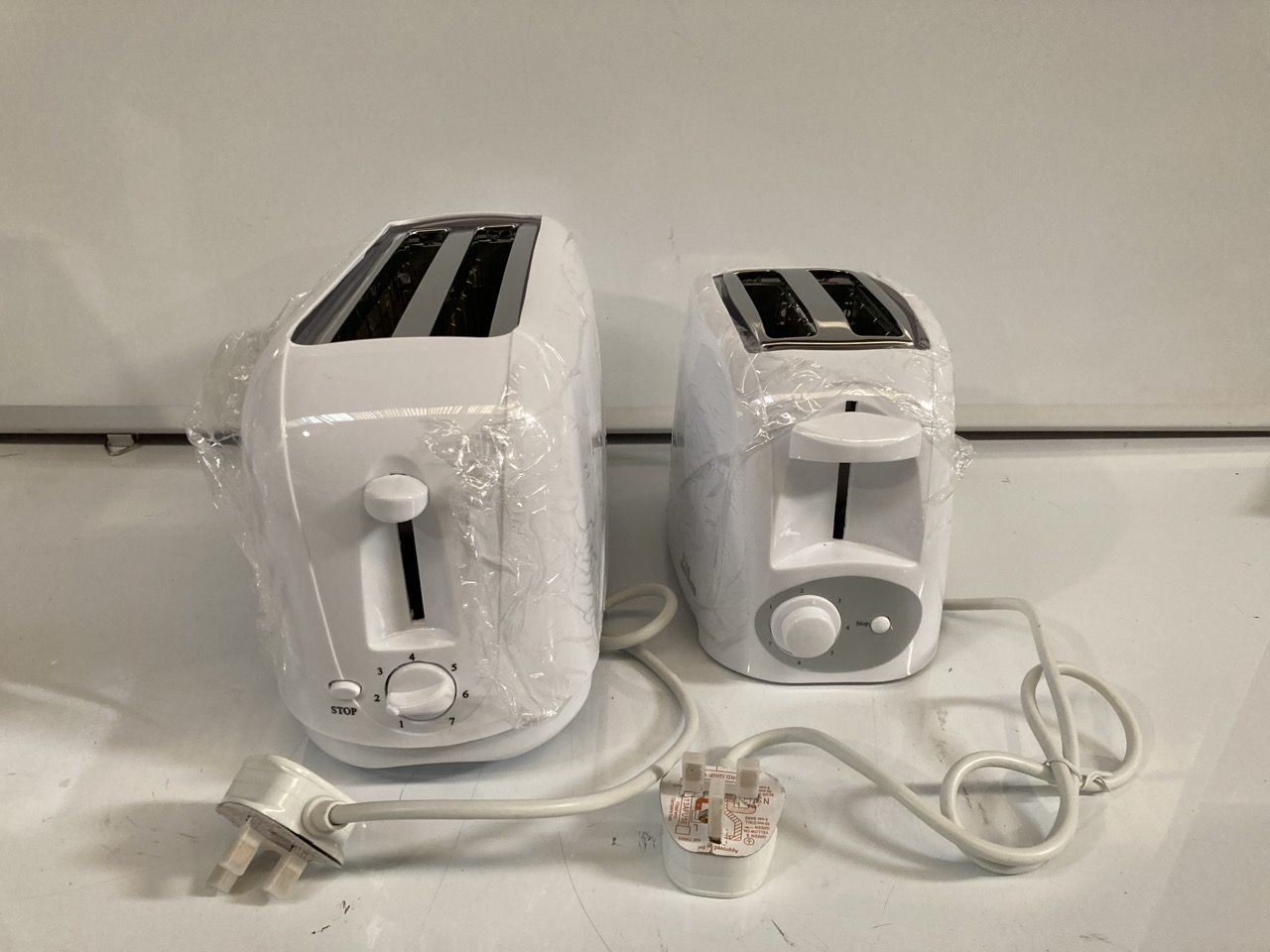 John Pye Auctions - 2 X FINE ELEMENTS 4 SLICE LONG SLOT TOASTER, TO ...