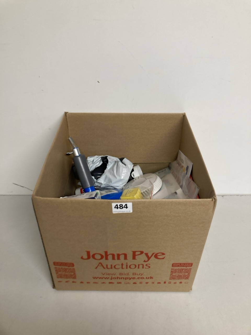 John Pye Auctions - BOX OF ASSORTED ITEMS TO INCLUDE SOUDAL DECORATORS ...