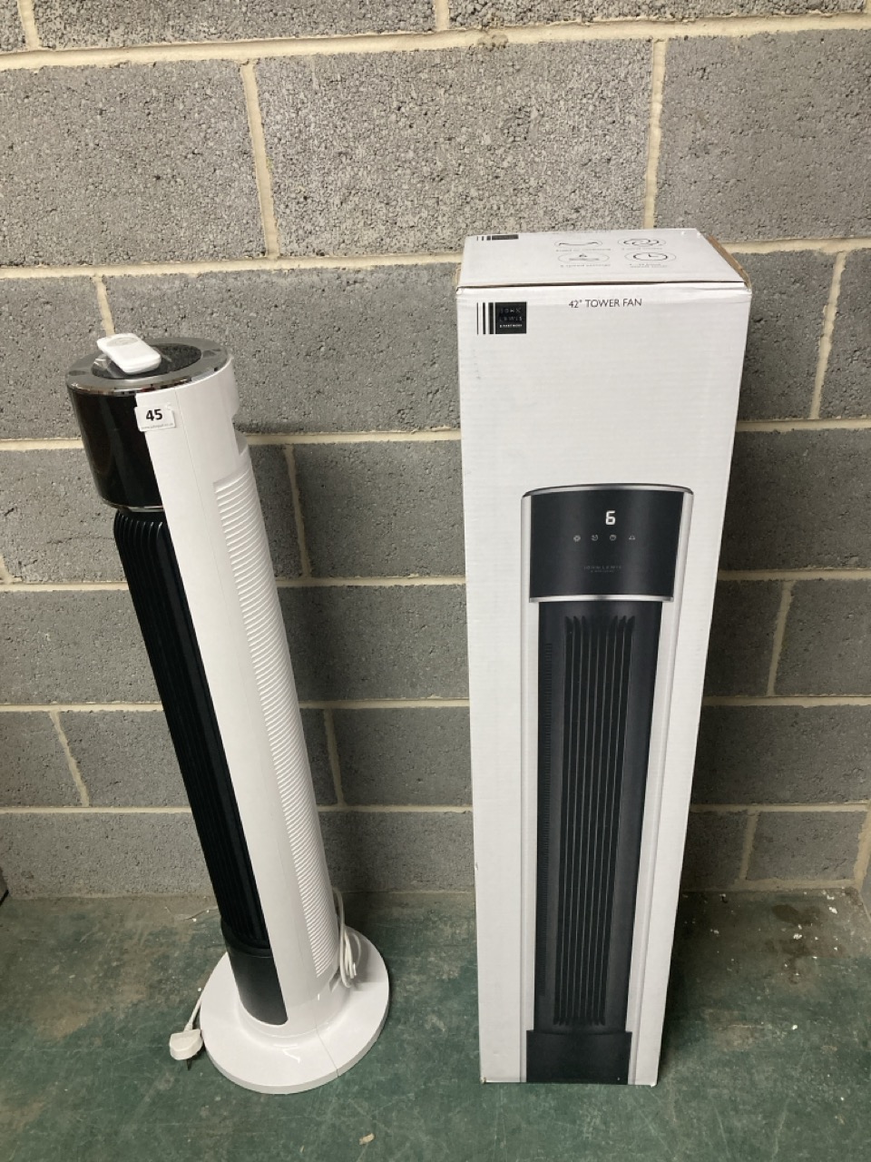 John Pye Auctions - 2 X TOWER FANS