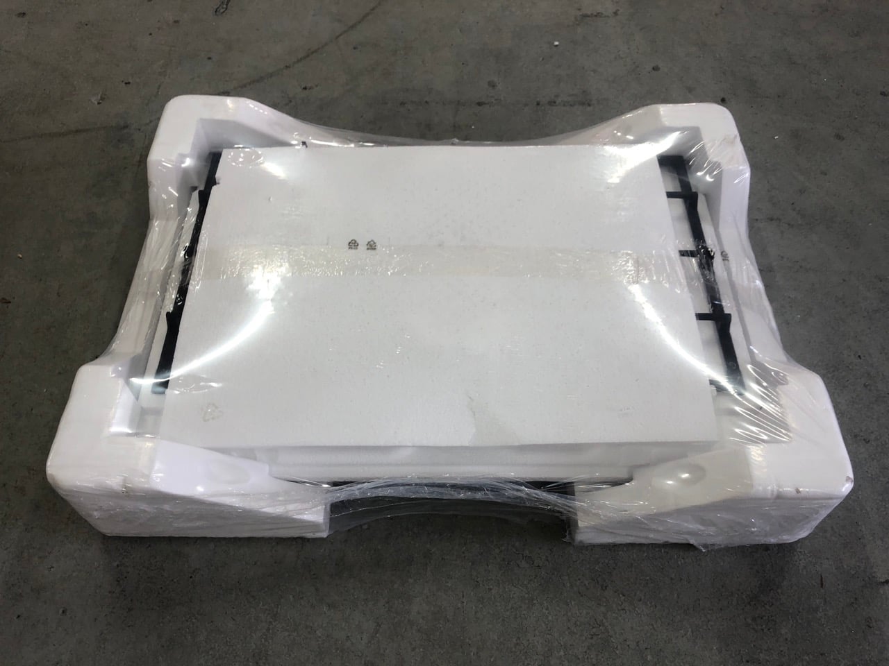 John Pye Auctions - AEG 75CM GAS ON GLASS HOB MODEL: HKB75820NB