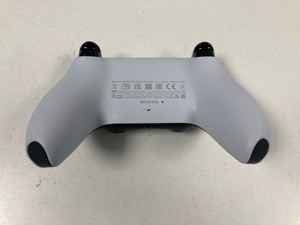 John Pye Auctions - PLAYSTATION 4 X PS5 CONSOLE CONTROLLER PLAYSTATION ...