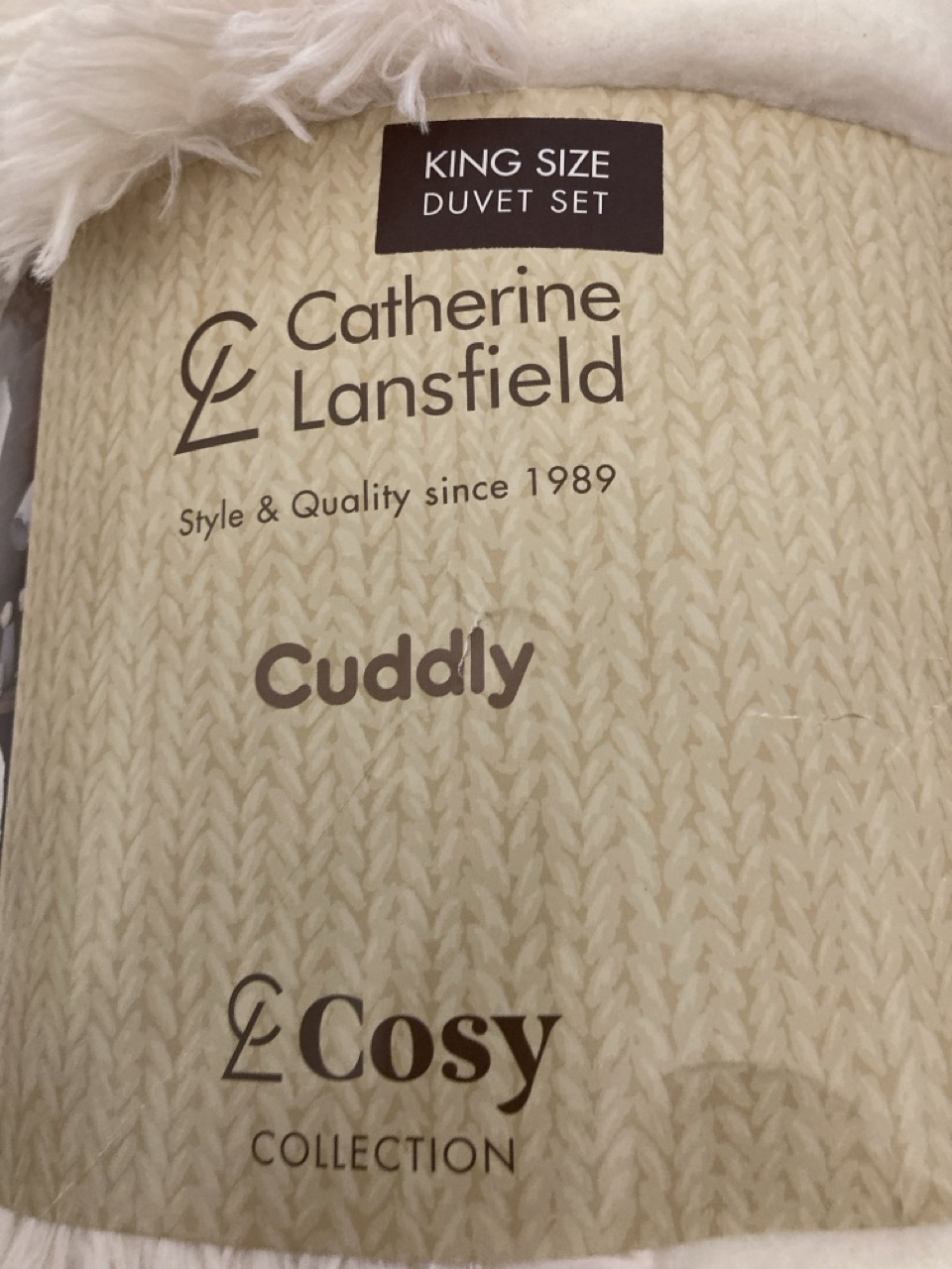 John Pye Auctions - CATHERINE LANSFIELD CUDDLY KING SIZE DUVET SET