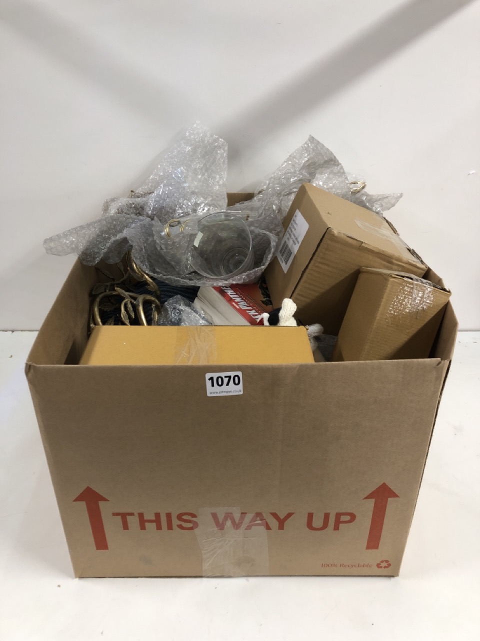 John Pye Auctions - BOX OF ASSORTED DESIGNER HOUSEHOLD ITEMS